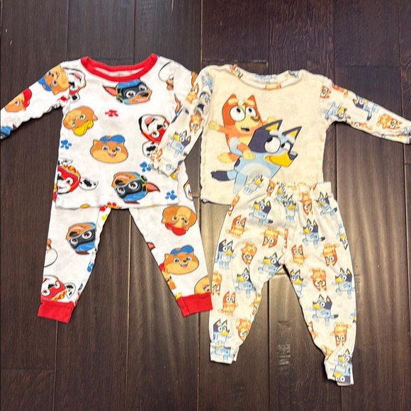 Disney | Pajamas | Bundle Of Gender Neutral Cartoon Character Pajama ...